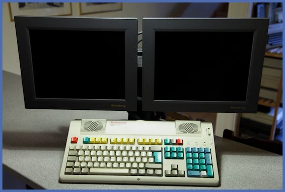 Bloomberg display and keyboard - Tietokonemuseo
